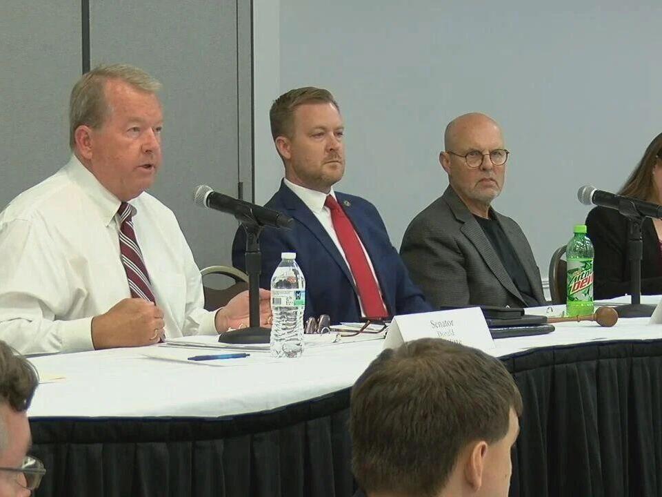 Plans to raze and replace Stateville prison get public hearing
