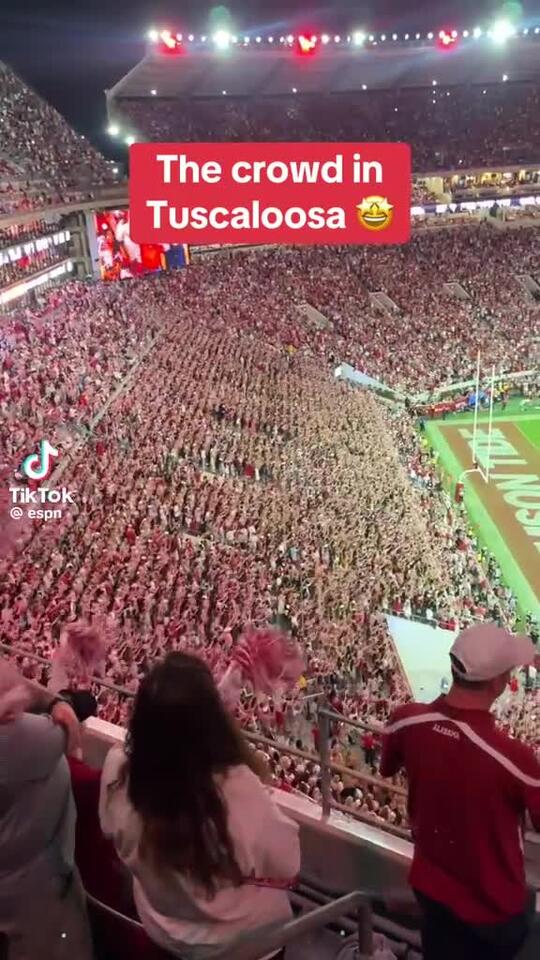 The crowd in Alabama singing. ROLL TIDE, ALABAMA! 🔥🔥🔥 - NewsBreak