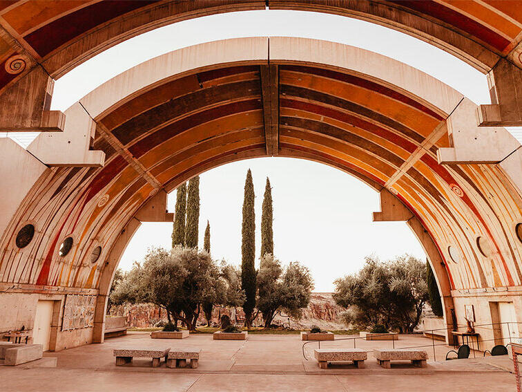 Learn how to do clay pit-firing at Arcosanti