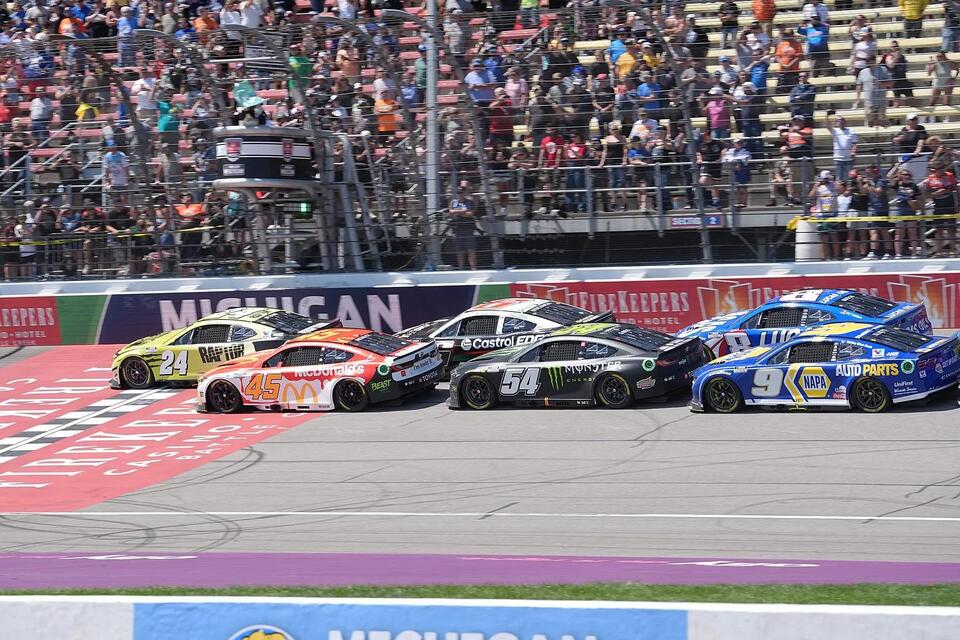 ‘Worst Kept Secret’ – Fans Brutally Roast NASCAR’s Overhyped Pre-Race ...