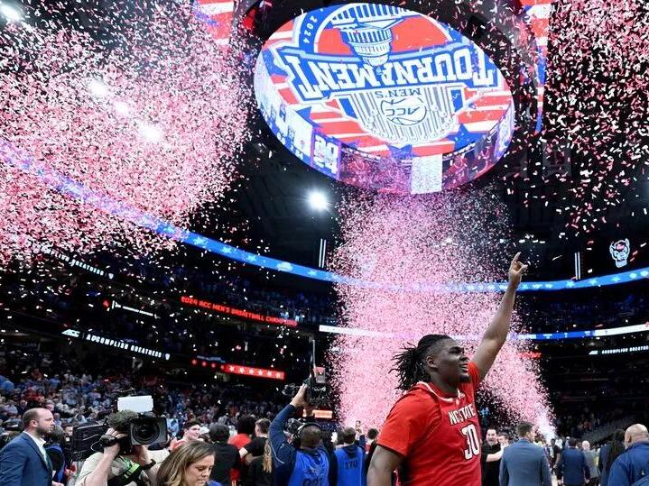 DJ Burns Jr. fired simple shot at NC State fans during MVP acceptance ...