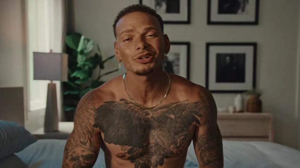 Kane Brown Flaunts His Abs In Jaw-Dropping Transformation Photos ...