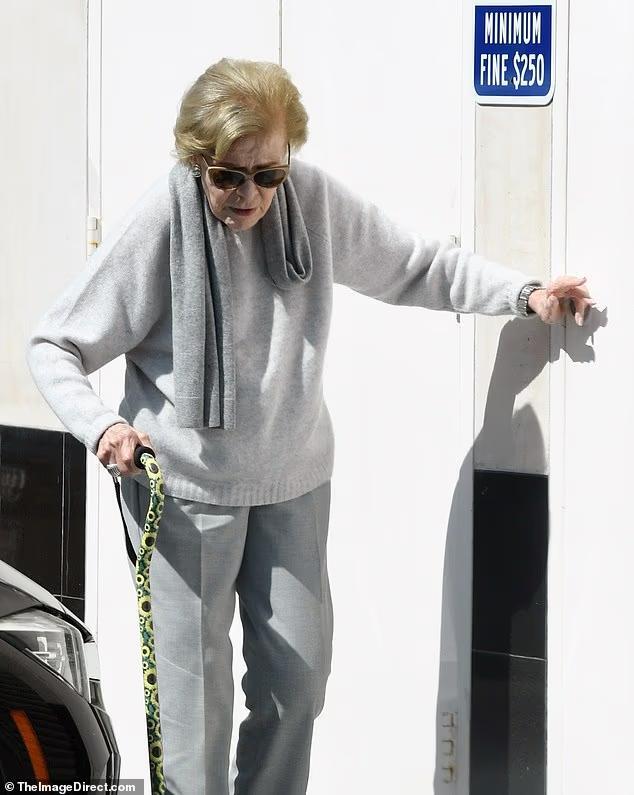 Old Hollywood icon and last surviving Sunset Boulevard cast member, 97 ...