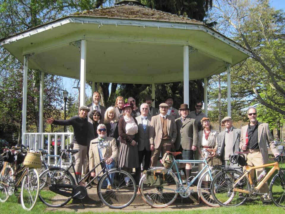 These Oregon bicycle rides feed the need for tweed