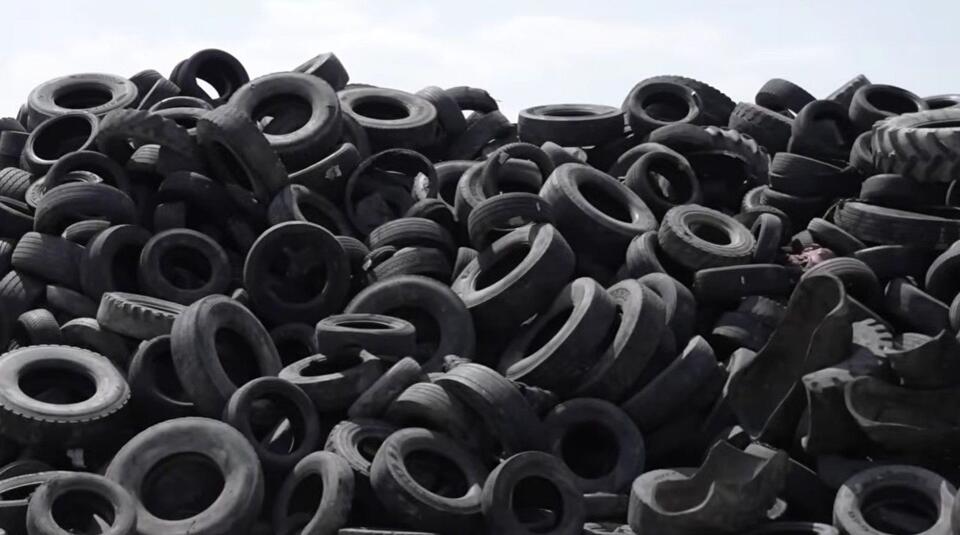 Environmental Crisis In Washington: The Giant Tire Pile Challenge ...