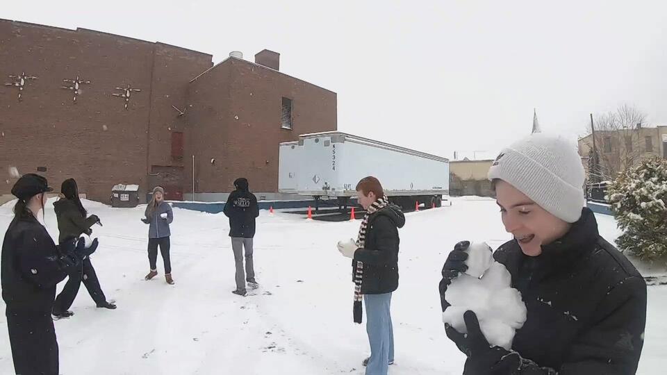 Snowfall closes schools and boosts delivery businesses in northwestern ...