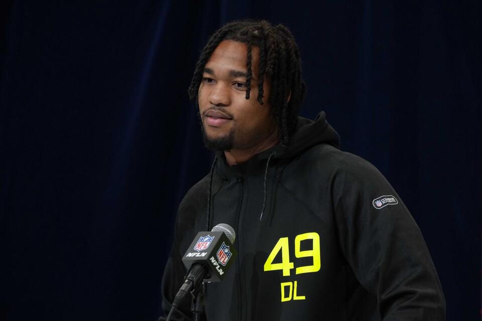 Mike Green NFL Draft Projections: 5 Landing Spots for the 17-Sack ...