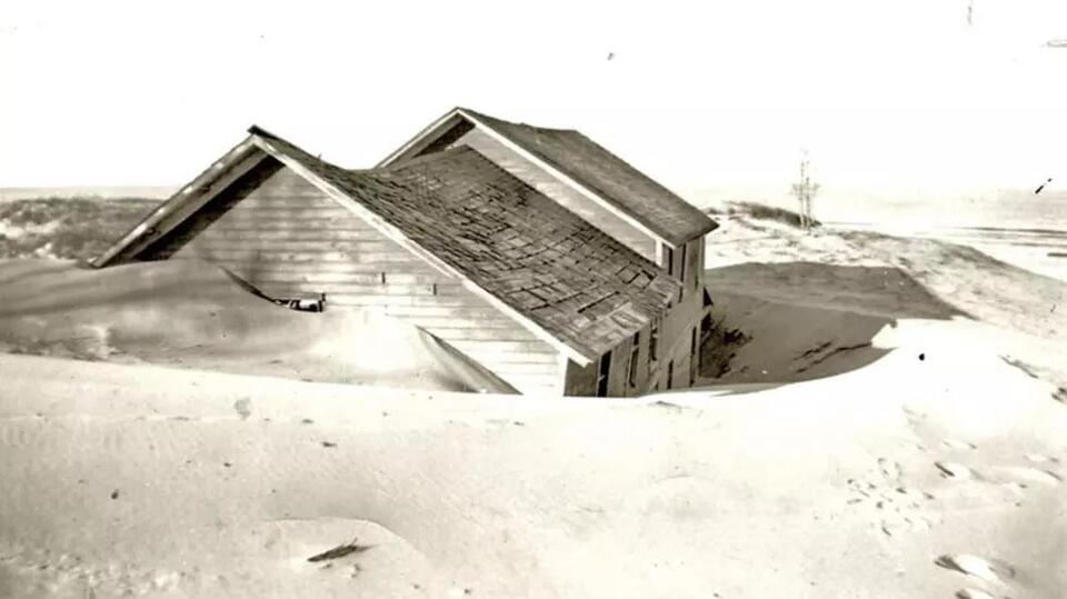 Singapore Michigan: The Ghost Town That Literally Buried Itself in Sand ...