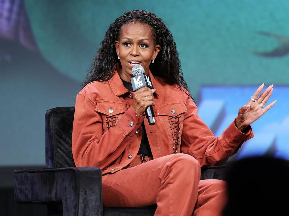 Michelle Obama Recalls One Frequent Fight She Had With Daughters Malia ...