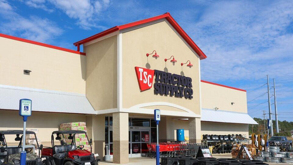 Tractor Supply Plans 100 New Stores in 2026, Forecasts Strong Net Sales ...
