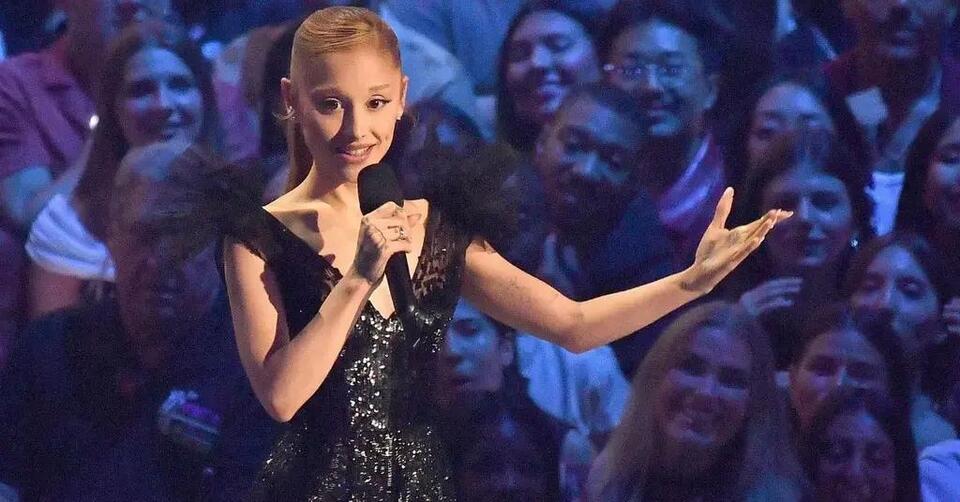 'Wicked' Star Ariana Grande Shares Emotional Interview Urging Fans to ...