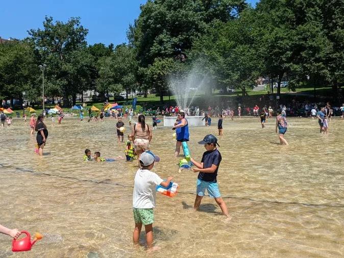 Boston Common Frog Pond Spray Pool Opens For Summer, Makes A Splash