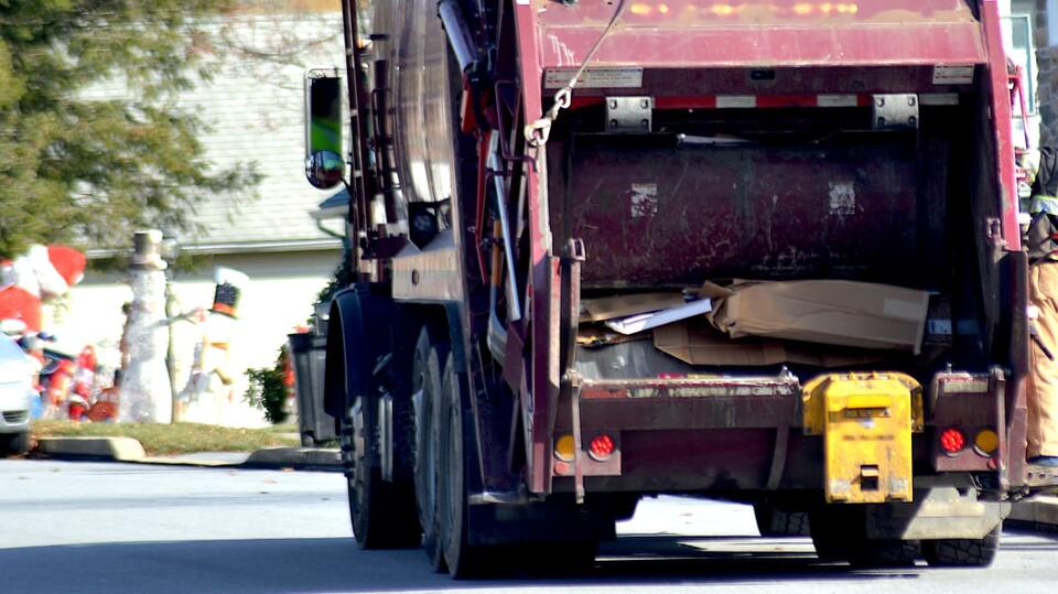 Woman Falls in Dumpster, Gets Compacted by Garbage Truck - NewsBreak