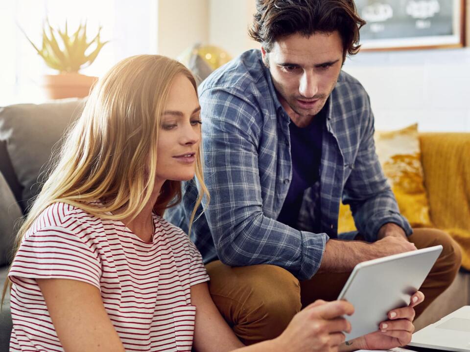 Gen Z couples are more likely than older generations to keep finances ...