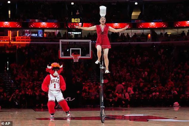 Iconic halftime performer Red Panda makes NBA return after breaking ...