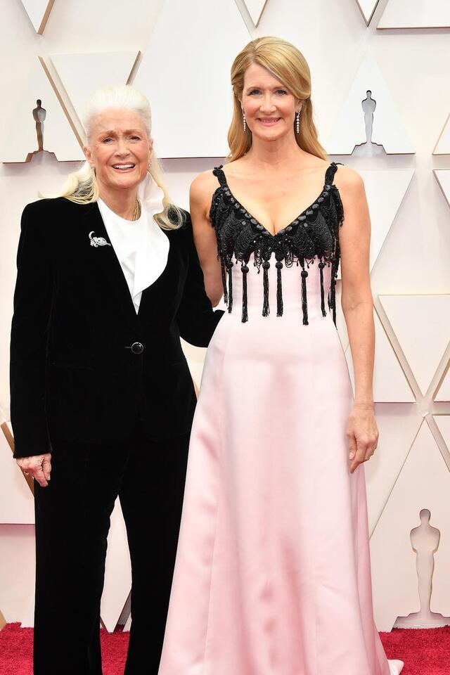 Diane Ladd Dead: Laura Dern's Mother and 'Alice' Actress Was 89 - NewsBreak