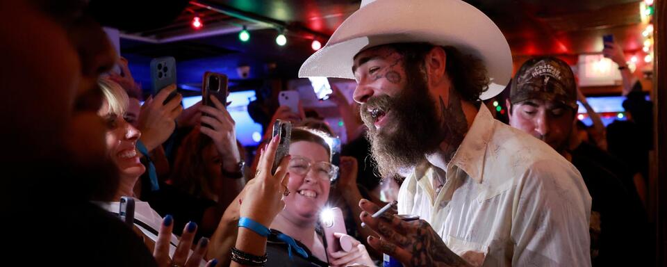 A Deep-Dive Into the Surging Business of Artist-Themed Bars in ...