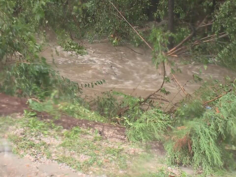 'It's never flooded this bad': Flash flooding causes damage to homes ...
