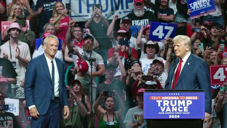 RFK Jr. joins Trump on stage at Arizona rally hours after endorsing him ...