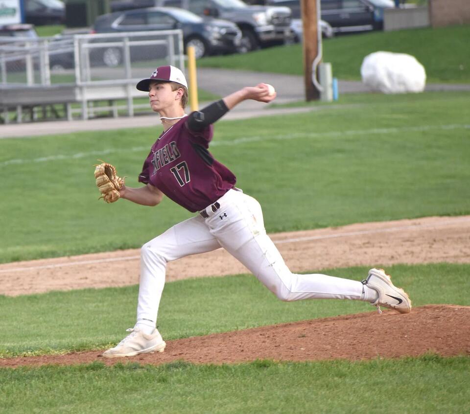 Deerfield baseball remains tied for first in conference standings after ...