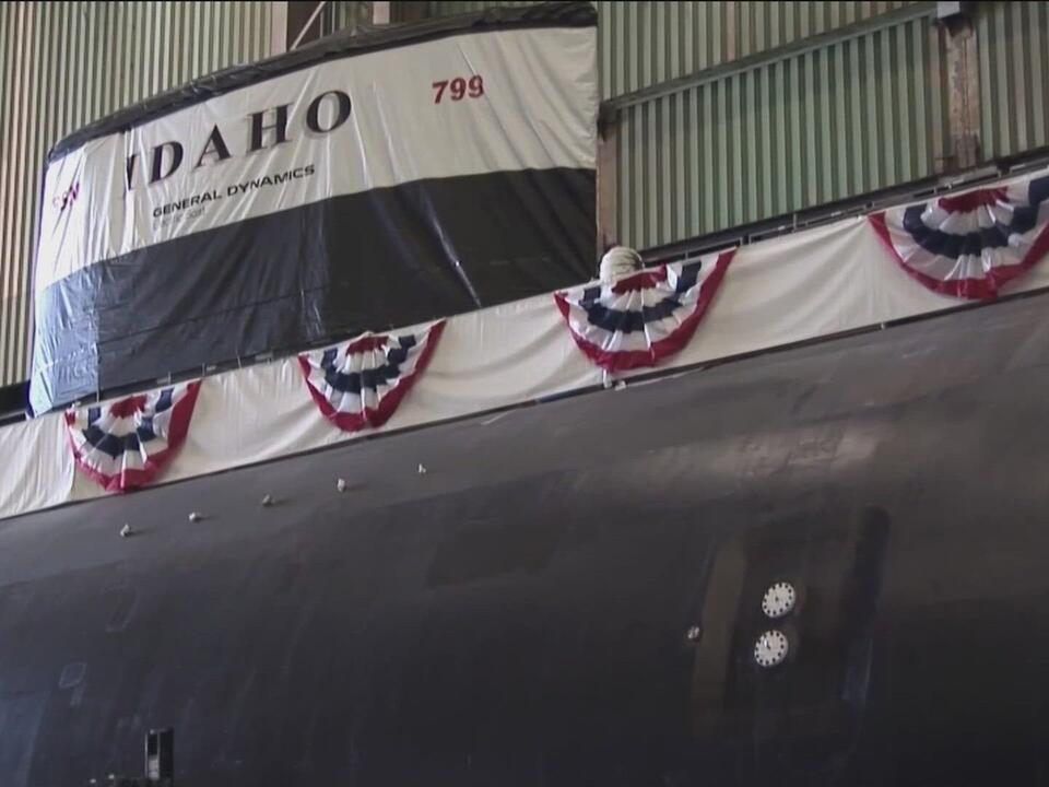 Float off: USS Idaho launches into the Thames River