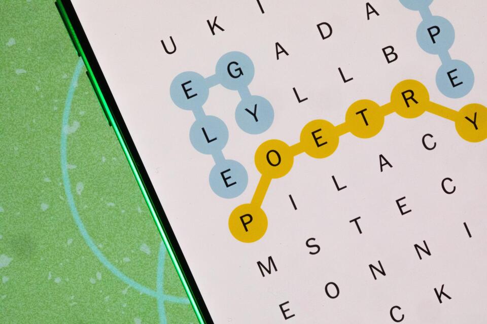 Today's NYT Strands Hints (and Answer) for Monday, January 5, 2026 ...