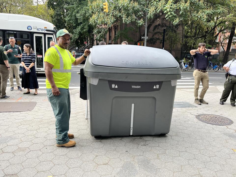 No more trash piles: City to install garbage bins in hundreds of ...
