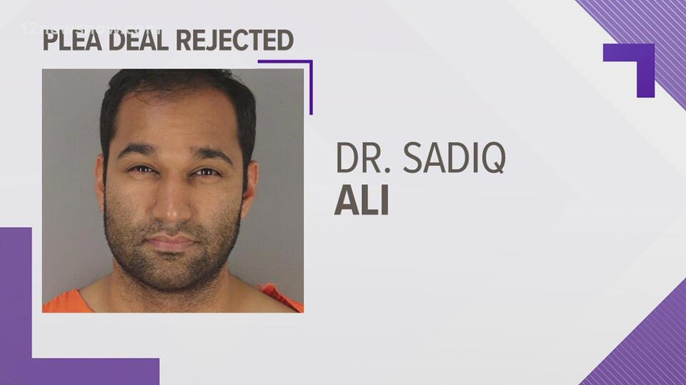 Beaumont doctor accepts plea deal for attempted online solicitation of ...