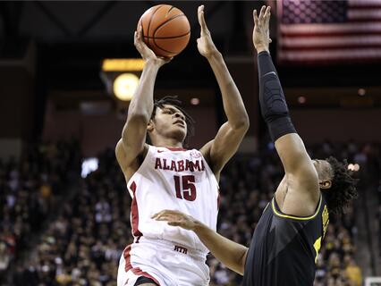 Alabama freshman forward Noah Clowney declares for 2023 NBA Draft