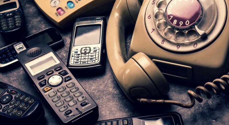 Pieces of Technology from the 20th Century That Feel Ridiculously ...