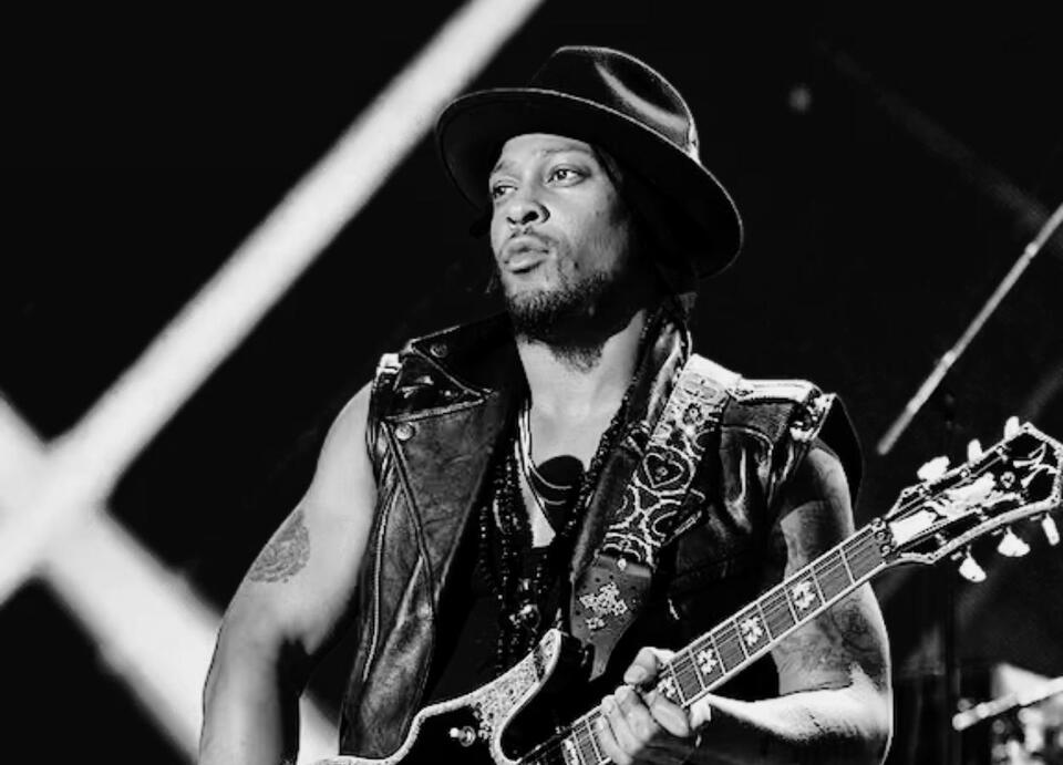 Neo-Soul Pioneer D’Angelo Dies at 51 After Battle with Cancer - NewsBreak
