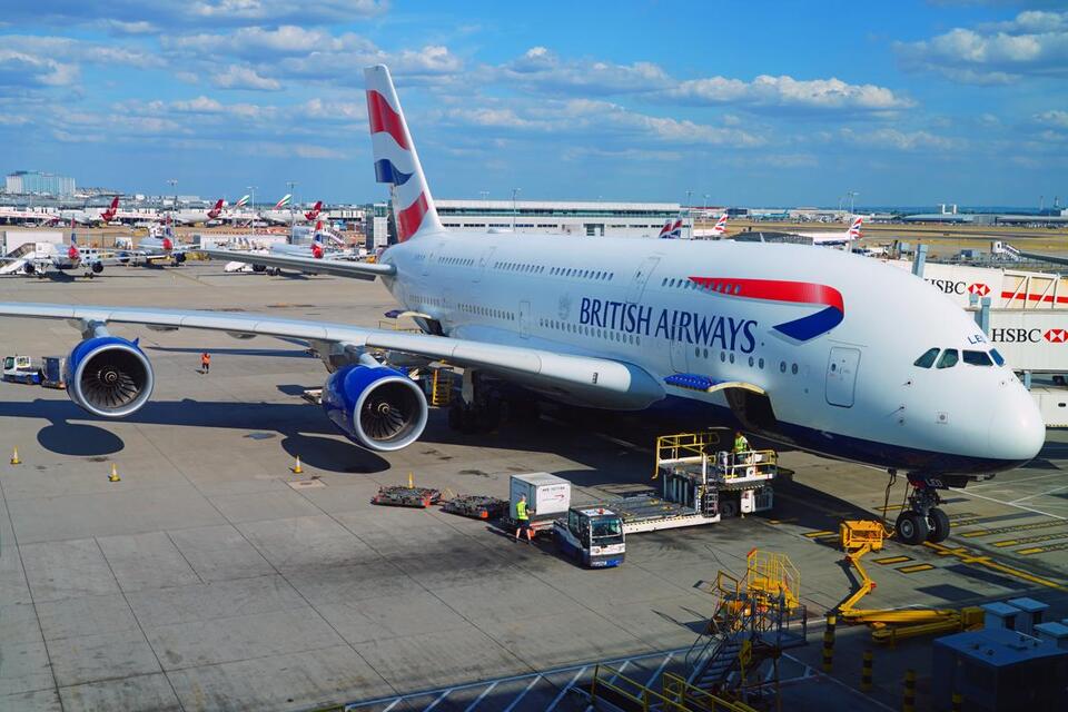 British Airways suspends crew members for fat-shaming 210-pound ...