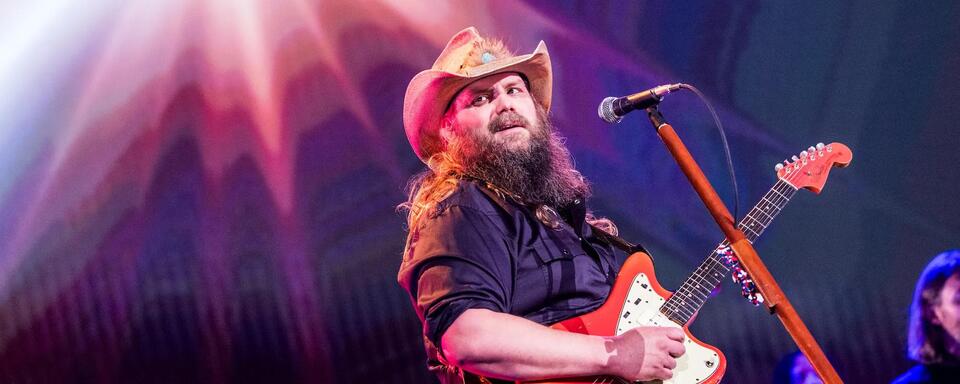 Chris Stapleton Stuns the ACM Awards Crowd with a Song He Wrote About ...