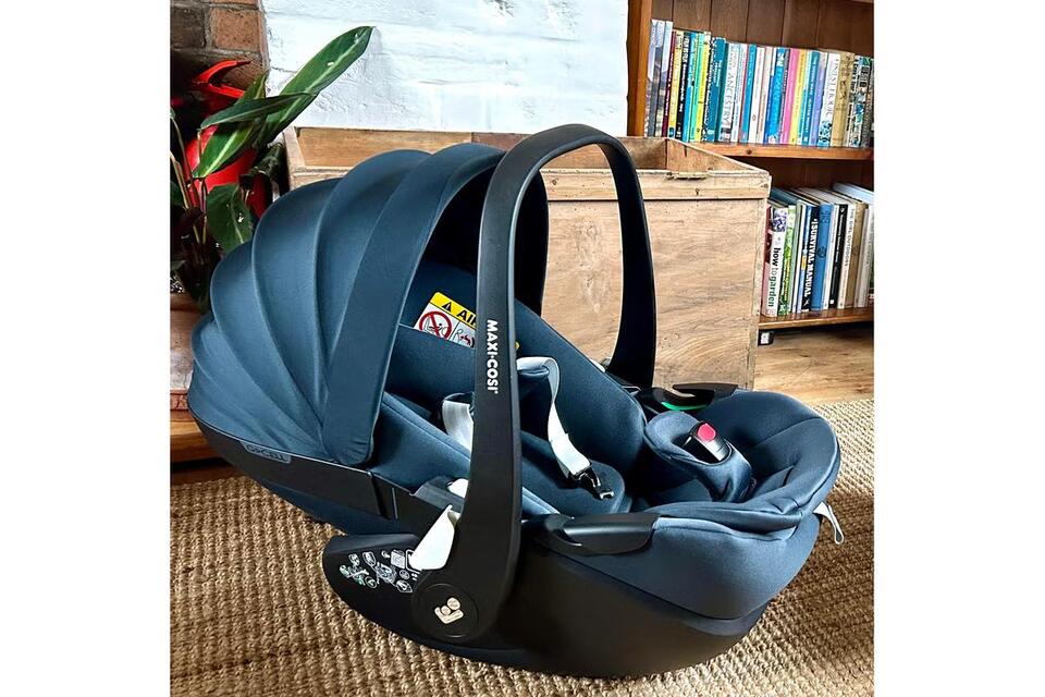 Parents urged to stop using popular baby car seat immediately as recall ...