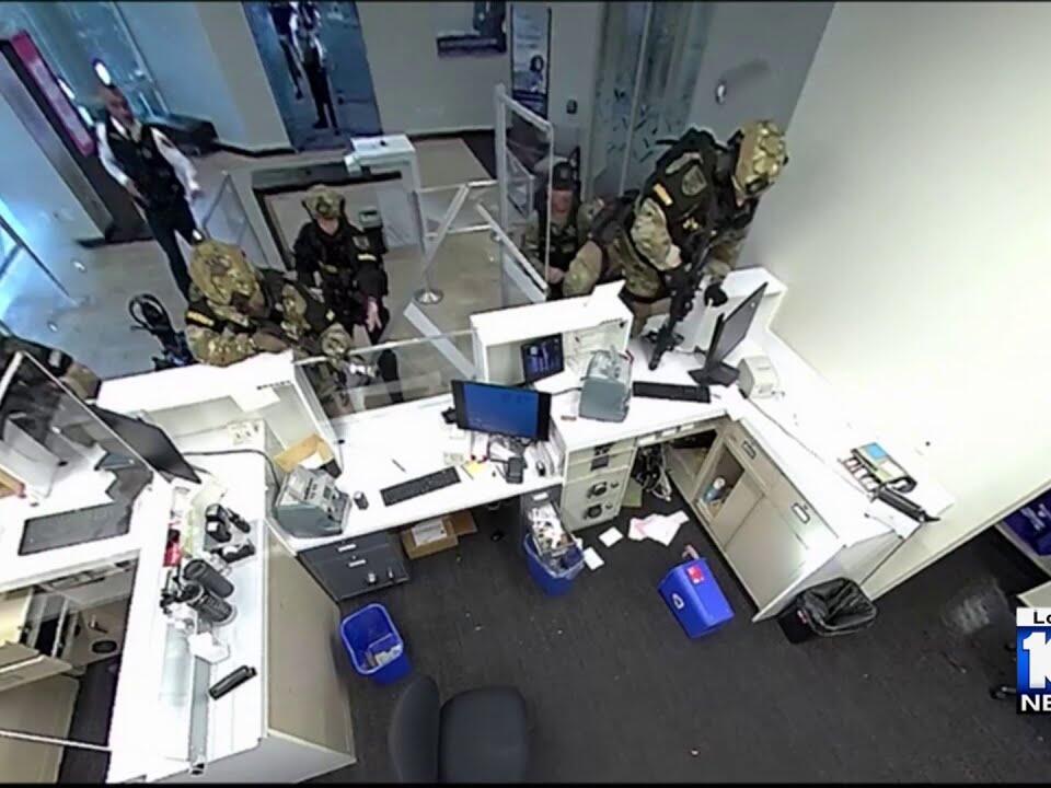 Florida Sniper Shoots And Kills Bank Robber Holding Hostages Through ...