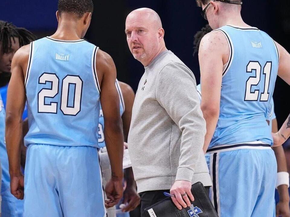 Report: Indiana St. promoting Matthew Graves to head coach