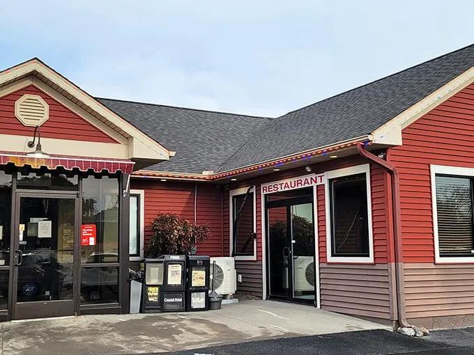 This Old-Fashioned Diner In Delaware Has Country Fried Steak That Are ...