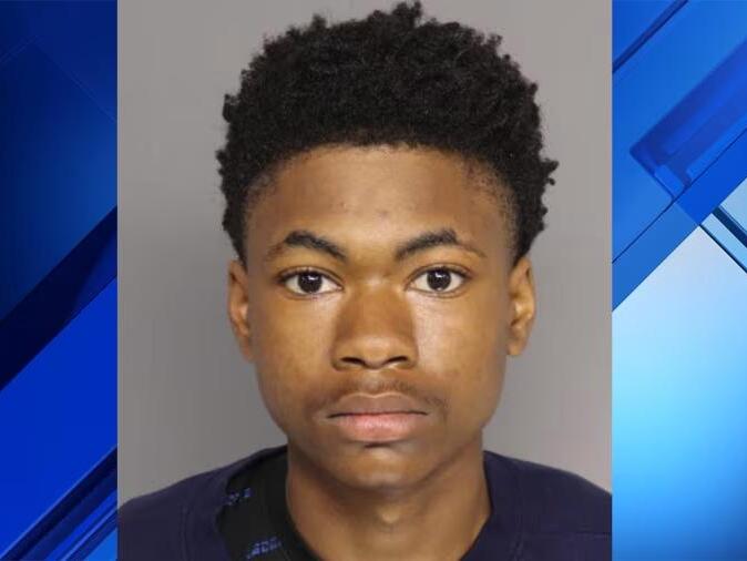 Video shows ‘heroic’ security guard tackle shooter who injured 10 ...