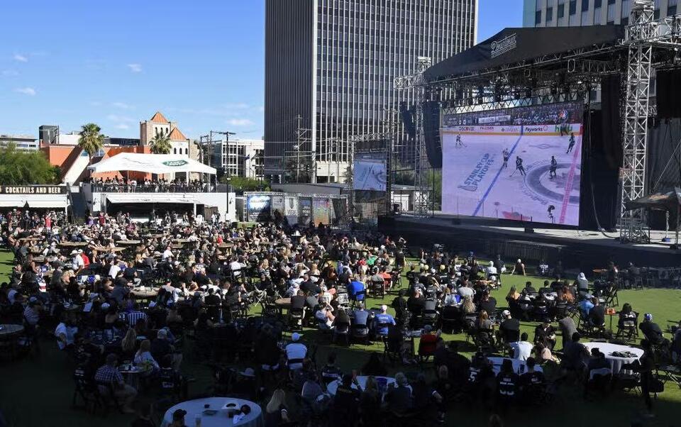 Downtown Las Vegas Venue Turning Into Parking Lot - NewsBreak