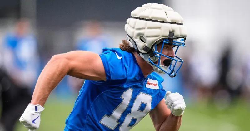 Former Razorback Isaac TeSlaa opening eyes in NFL training camp - NewsBreak