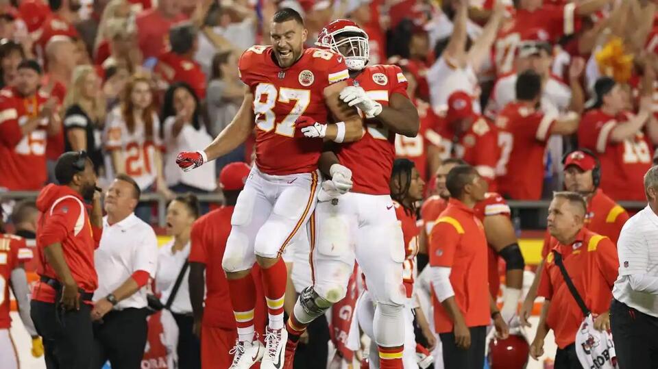 Travis Kelce, Chris Jones Chase Records, Brown and Hunt Vie for Major ...