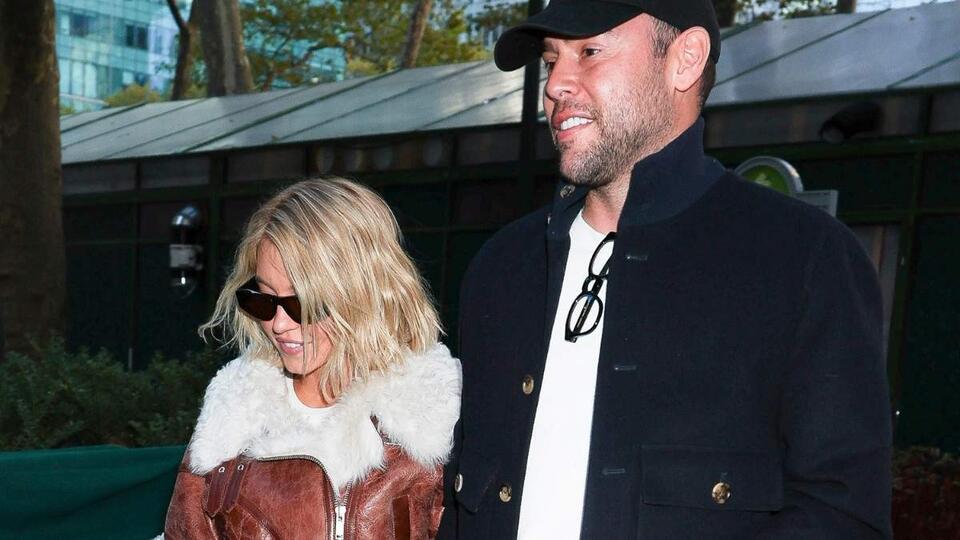 Sydney Sweeney Spotted With Scooter Braun Amid SYRN Launch - NewsBreak