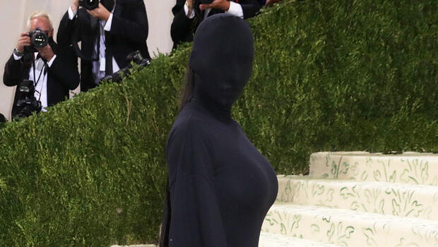 Kim Kardashian & Kanye West Arrive Together To Met Gala In Matching ...