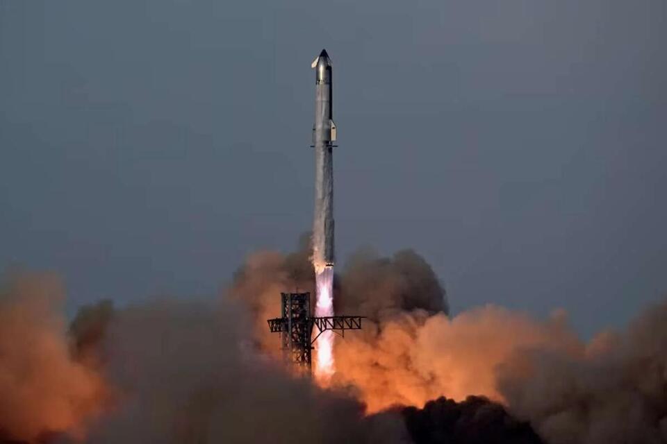 SpaceX Achieves Major Milestone as Starship Completes Successful 11th ...