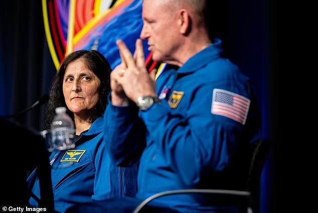 Body language expert uncovers NASA astronauts' secret turmoil... and ...