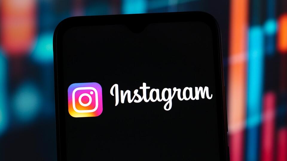 Instagram CEO 'Swears' Meta 'Does Not Listen to Your Microphone ...