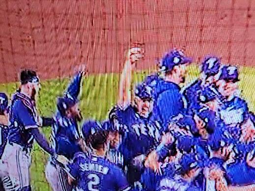 Rangers beat the Diamondbacks & Corey Seager joins Reggie Jackson in ...