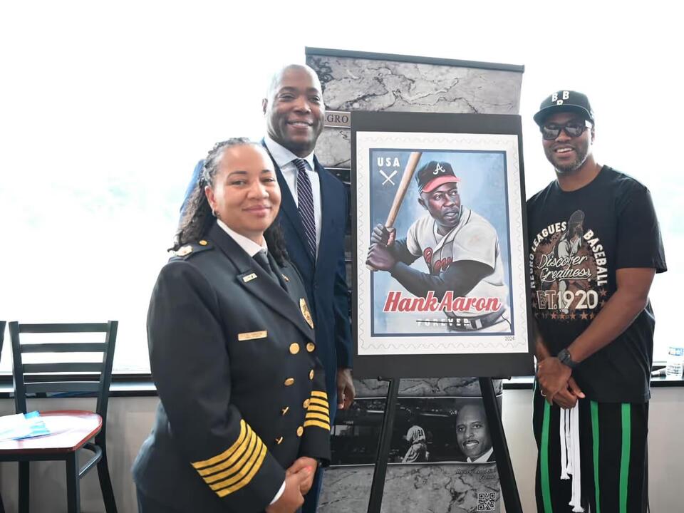 755 Forever: USPS Unveils Stamp Celebrating Hank Aaron At Bowie Baysox ...