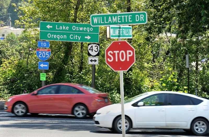 Willamette Falls Drive remains closed after tree falls on power lines ...
