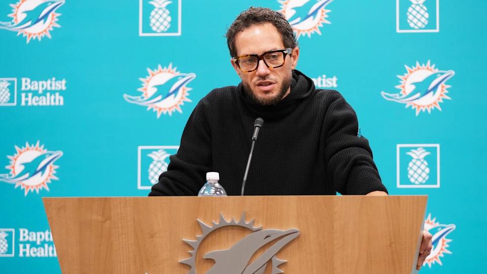 Chargers plan to hire ex-Dolphins head coach Mike McDaniel as offensive ...